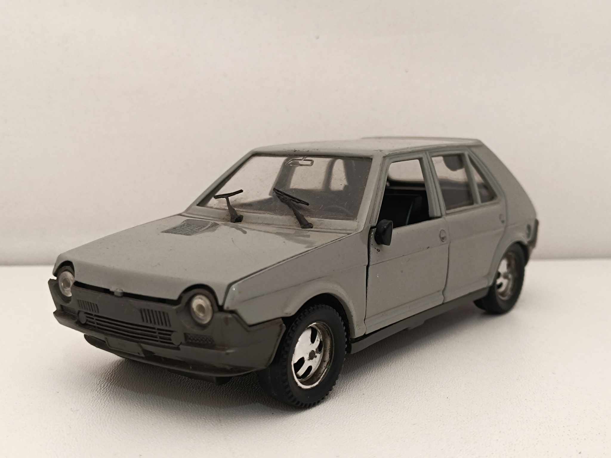 NON DISPONIBILE :: GAMES & MODELS SHOP